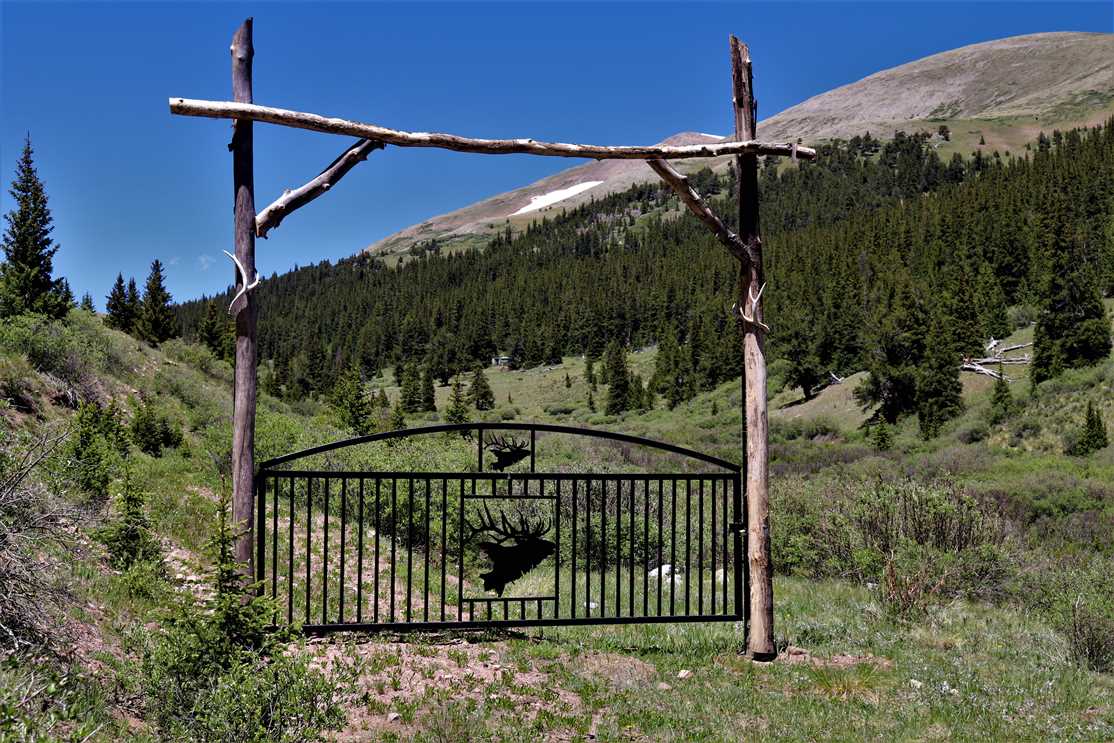 48 Acres of Land for Sale in park County, Colorado